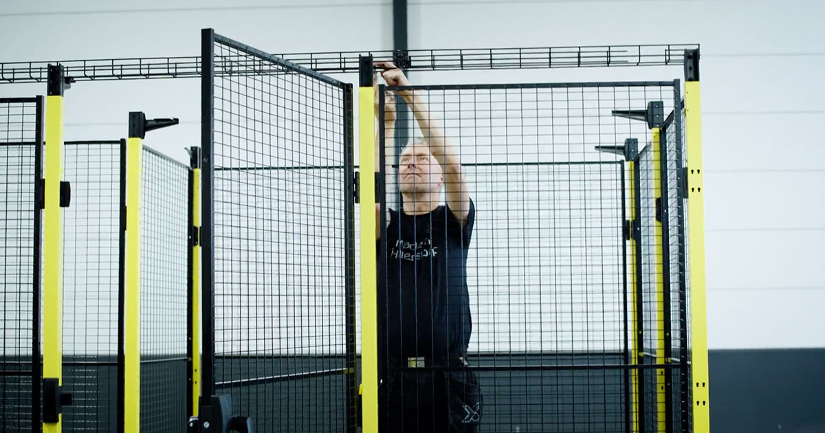 The installing of X-Tray