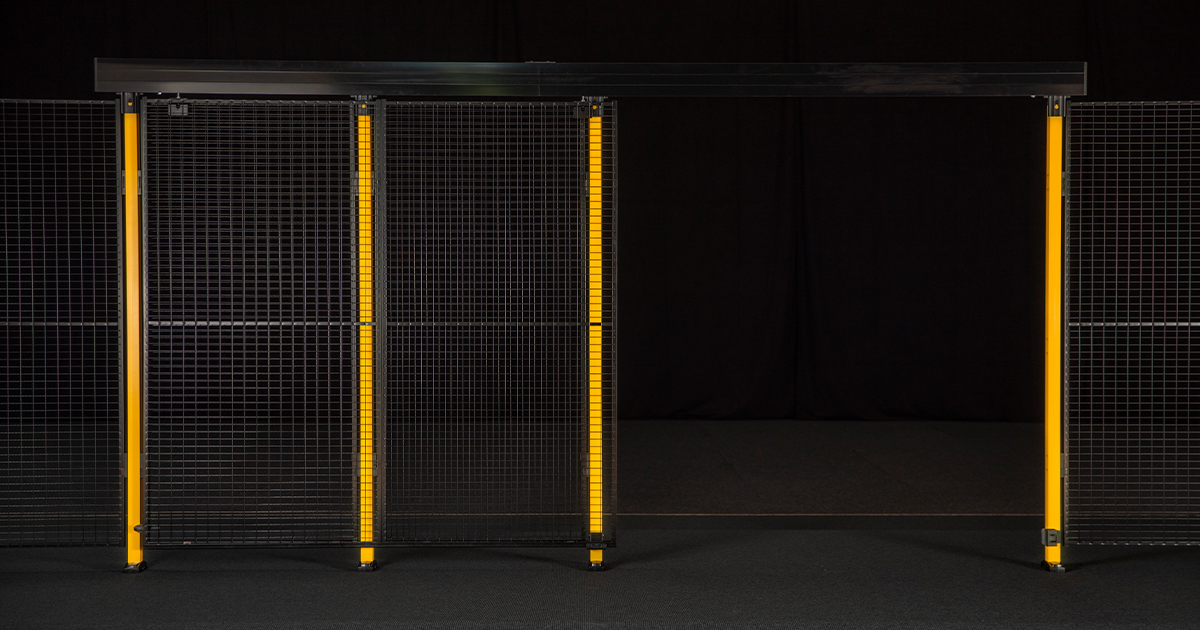 Sliding door with aluminum rail from Axelent